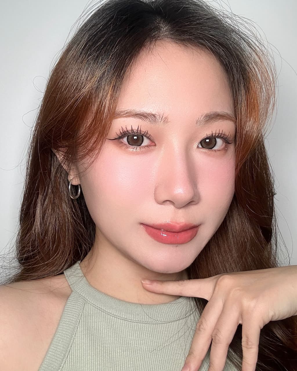 🫶🏻sami 佐美 灰色鎖邊💗有神上鏡款 新品 - 摸你卡撐 (@vivi47) | Dcard