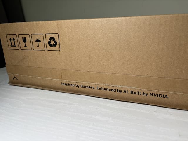 【開箱】「工業藝術品！小機殼不想錯過的愛卡～」NVIDIA GeForce RTX 5080 Founders Edition 創始版 - 3C板 | Dcard