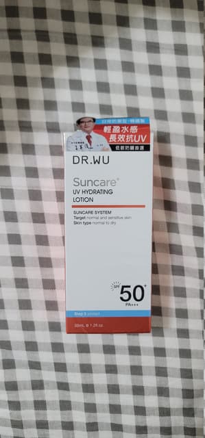 #我要賣 （已售出）安耐曬 5X 金鑽高效水感防曬凝膠90g、Dr.Wu 全日保濕防曬乳 35ml - 二手交易板 | Dcard