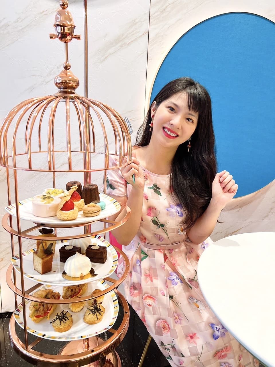 吃甜點好開心 ️一到現場看太浮誇😂 - 晨曦 (@itsanita) | Dcard
