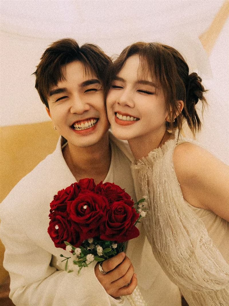 恭喜百萬YTR結婚了！娶回「交往11年網紅女友」粉絲感動：終於等到 - SETN三立新聞網 (@setn54) | Dcard