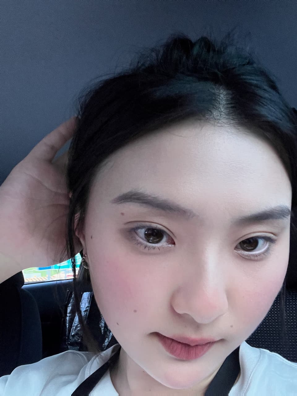 用手就能打造完美光澤妝感ft. NARS 裸光肌萃粉底精華 - 美妝板 | Dcard