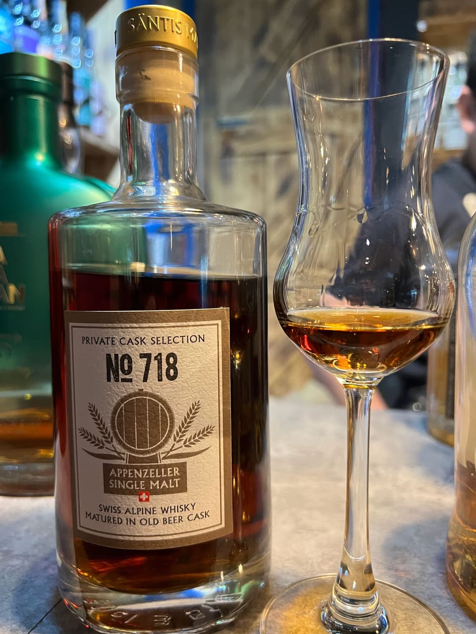 快速品飲系列 WHISKY PICNIC BAR威夢旅人 山蹄士台灣私人訂製單桶泥煤桶強 - 品酒板 | Dcard