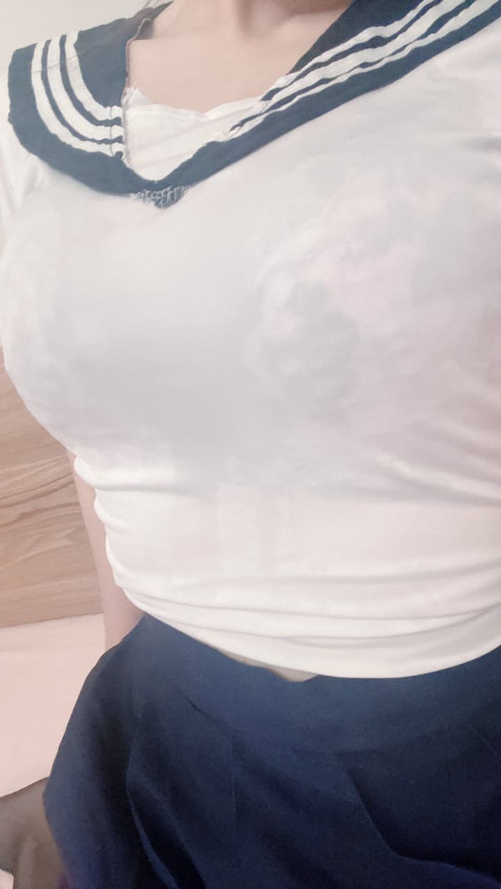 Dcard首發IG已發：制服feat吊帶襪part1 - 西斯板 | Dcard