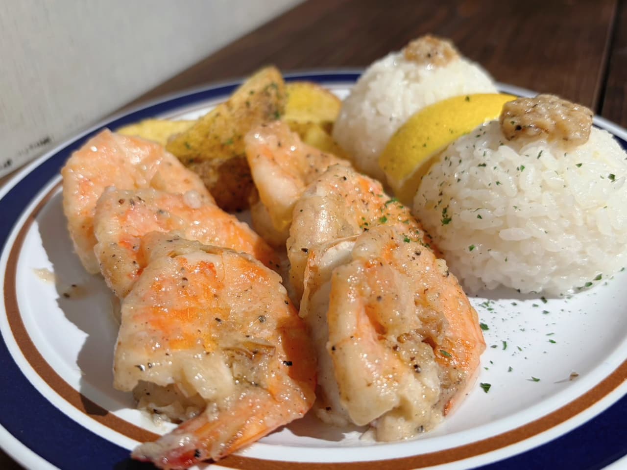 日本美食探探-沖繩美國村「Shrimp bus 蝦蝦飯」 - 一起探索全世界 (@eptw) | Dcard