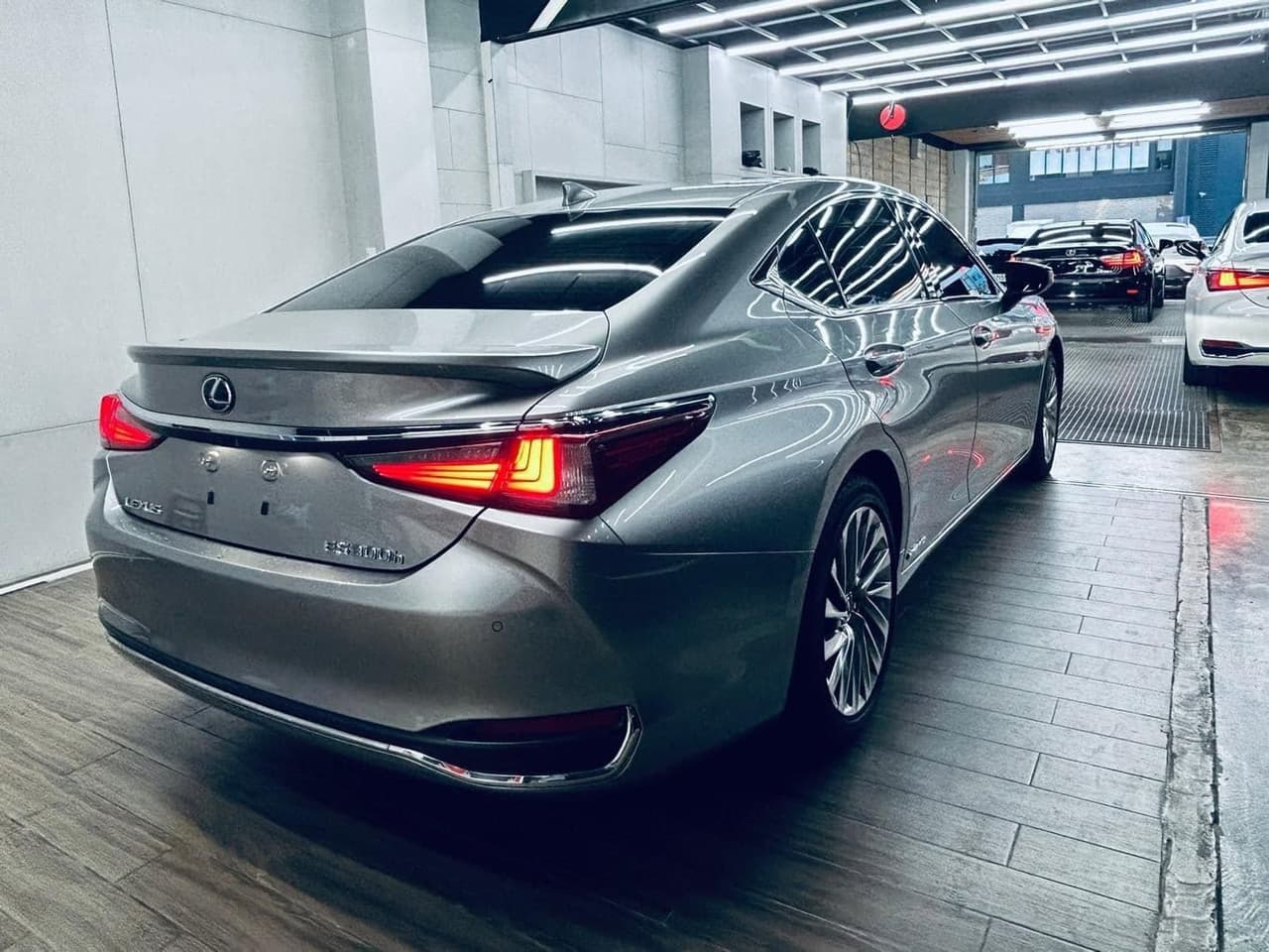 Lexus ES 300h 車色選擇 - 汽車板 | Dcard