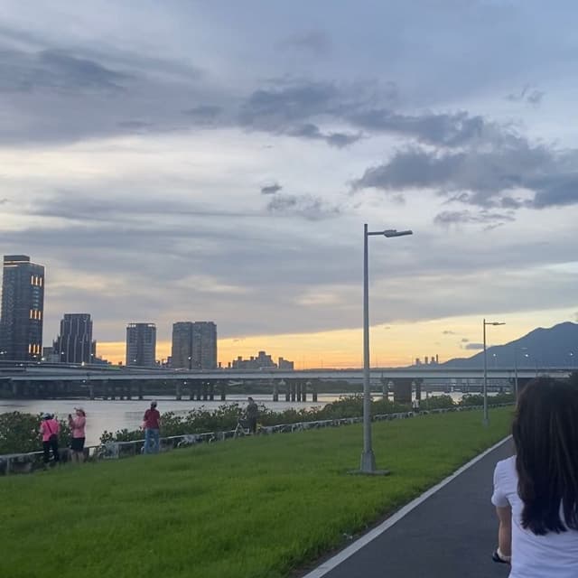 一群人在台北去哪玩？#電力滿格密技 - 靜🥂 (@gin_liu) | Dcard