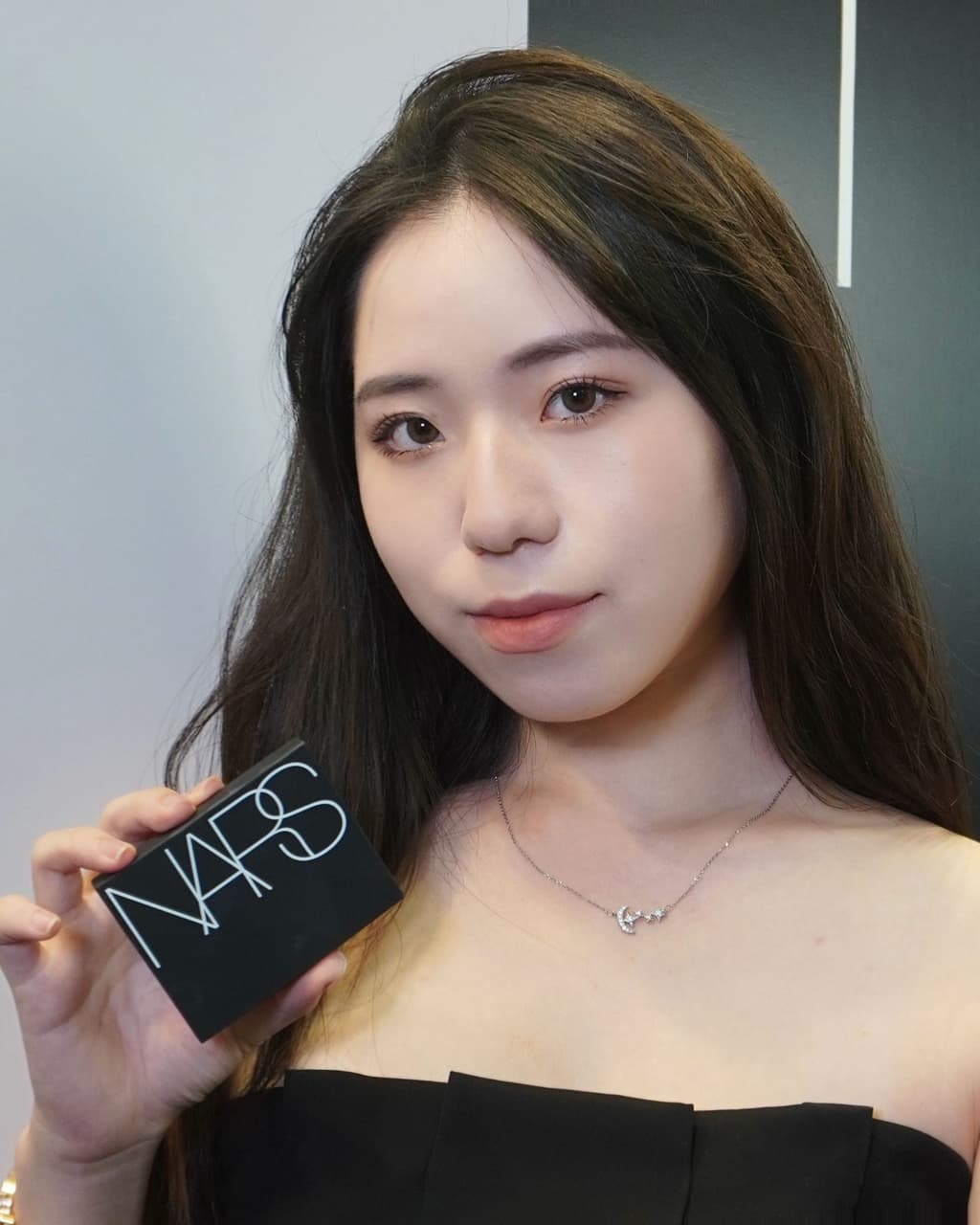 跟NARS專業彩妝師學化妝 底妝完美到燒到我自己⋯🔥 - 美妝板 | Dcard
