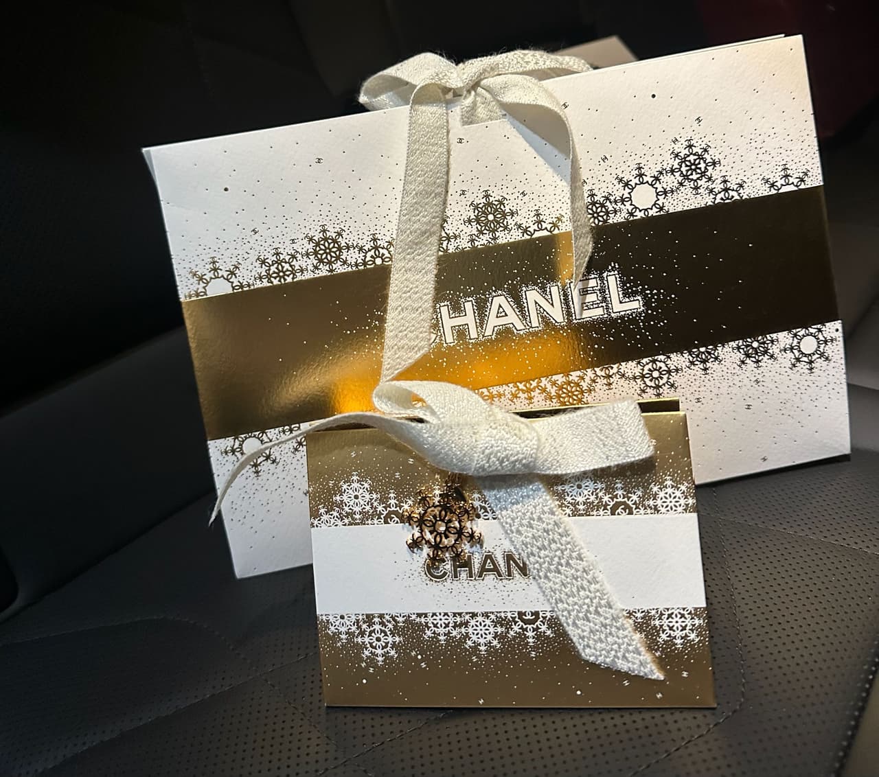 #開箱 2024 週年慶+聖誕節 戰利品大集合 香奈兒 Dior YSL 植村秀 克蘭詩 開箱不完 - 美妝板 | Dcard