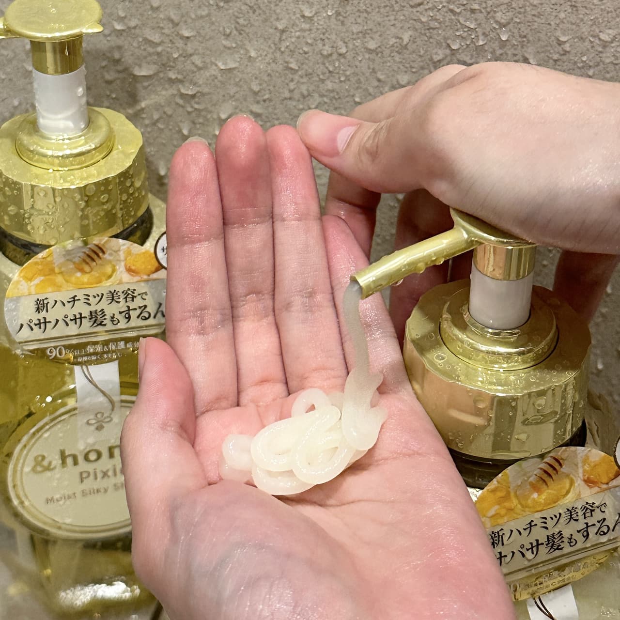 讓頭髮保濕柔順又香甜的秘密武器～實測使用後毛躁亂髮消失了！&honey pixie蜂蜜飄逸柔潤系列🍯 - 女孩板 | Dcard