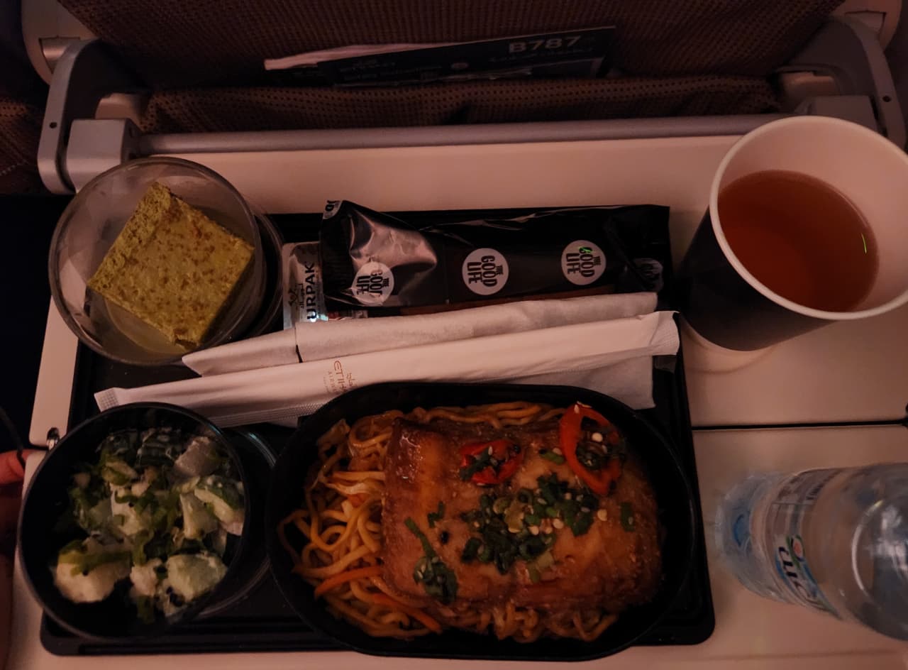 #飛行紀錄 Etihad 阿提哈德航空AUH-KIX B789 經濟艙分享(含KIX轉機全經過) - 航空板 | Dcard