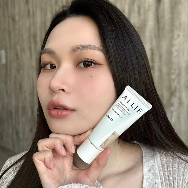 懶人福音💕只要1支ALLIE 持采濾鏡調色UV防曬乳就能出門約會! - 美妝板 | Dcard