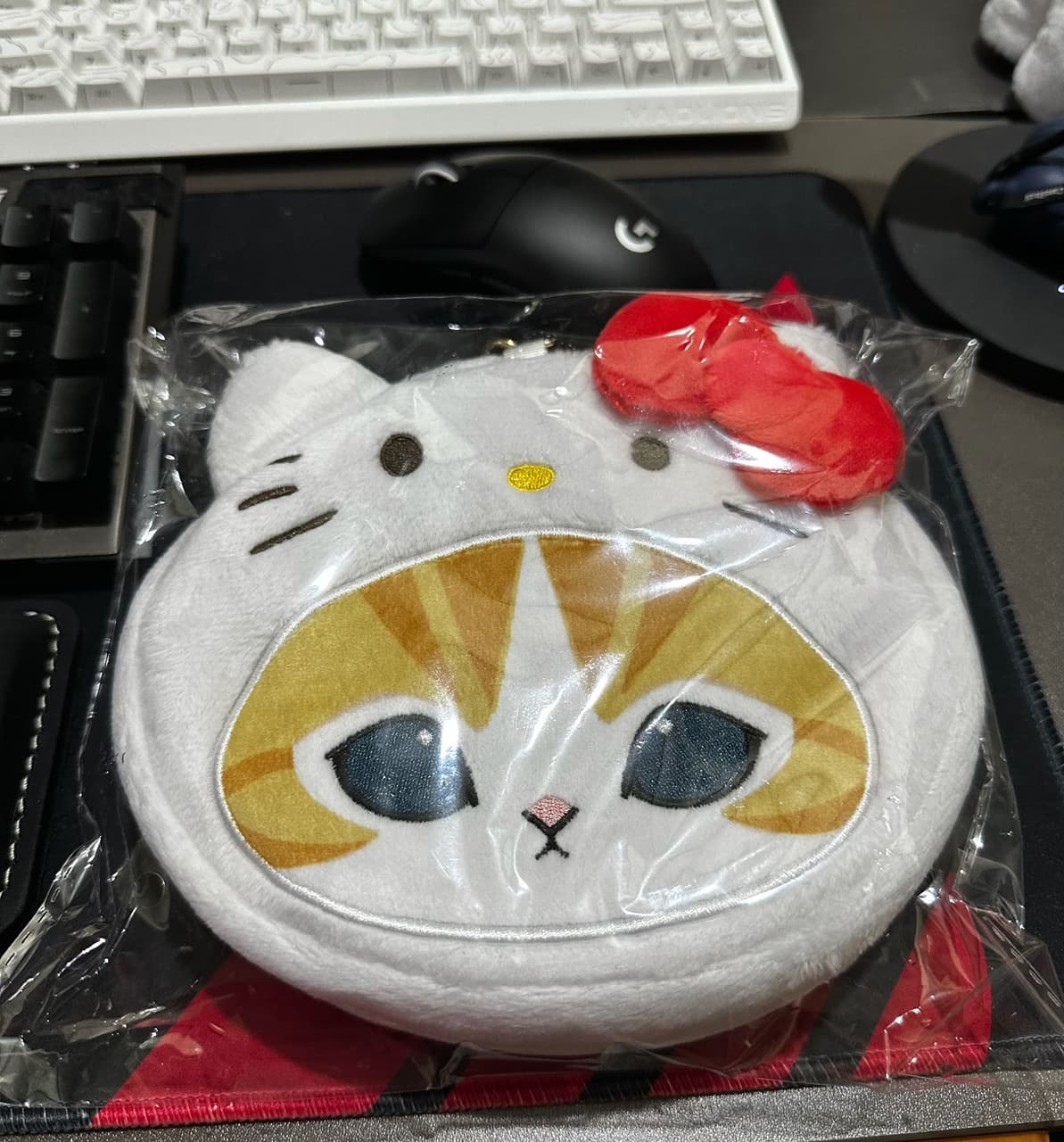 #已贈出 7-11全新未拆MS手拿包-KT款 貓福珊迪&三麗鷗聯名 - 贈物板 | Dcard