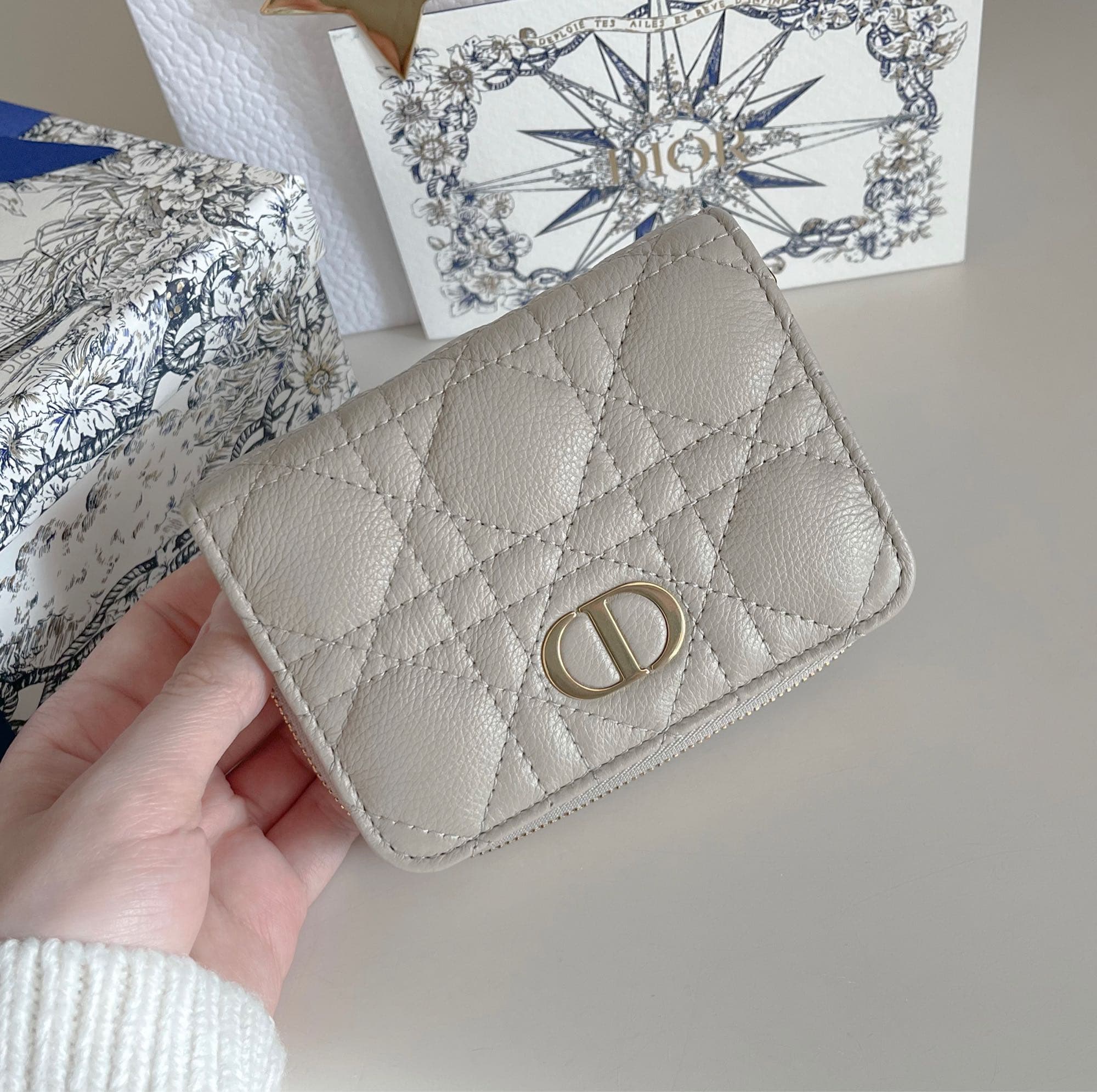 #分享 Dior Caro沙色短夾 - 精品板 | Dcard