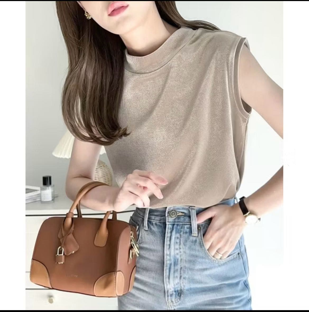 #我要賣 [更新]Classical elf 絲絨小高領無袖背心 - 二手交易板 | Dcard