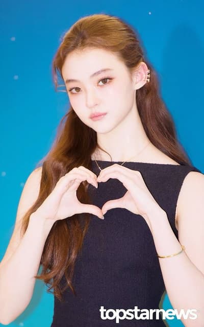 #分享 ELLA首個個人活動Tiffany&Co. 首爾! - 追星板 | Dcard