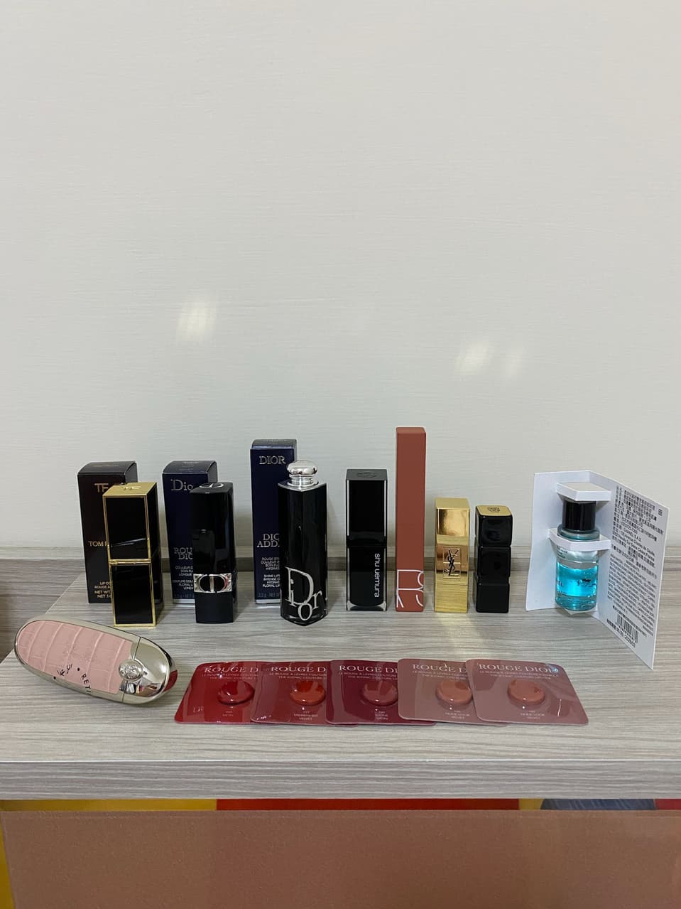 #我要賣 (售完) TF Dior NARS 植村秀 唇膏 便宜售 - 二手交易板 | Dcard