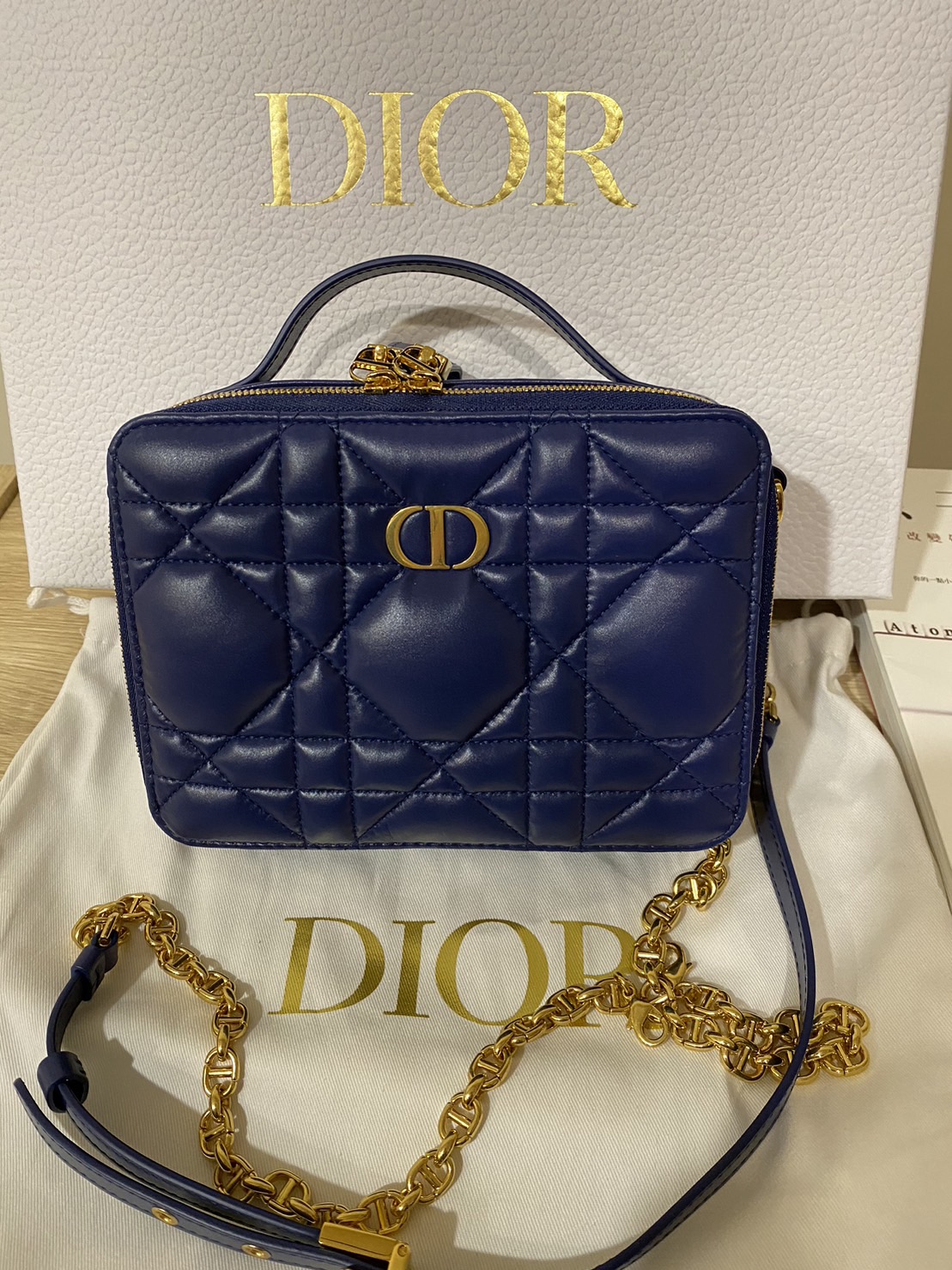 #開箱 #開箱 韓國購回-DIOR CARO化妝包 - 精品板 | Dcard