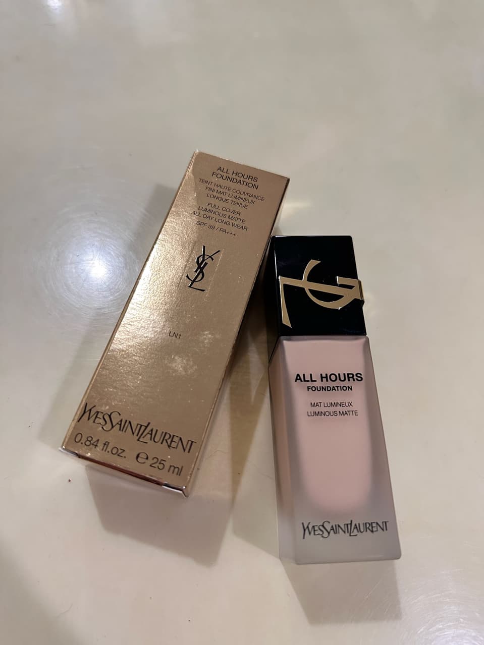 #我要賣 （已售出）二手 Ysl粉底液 LN1 - 二手交易板 | Dcard