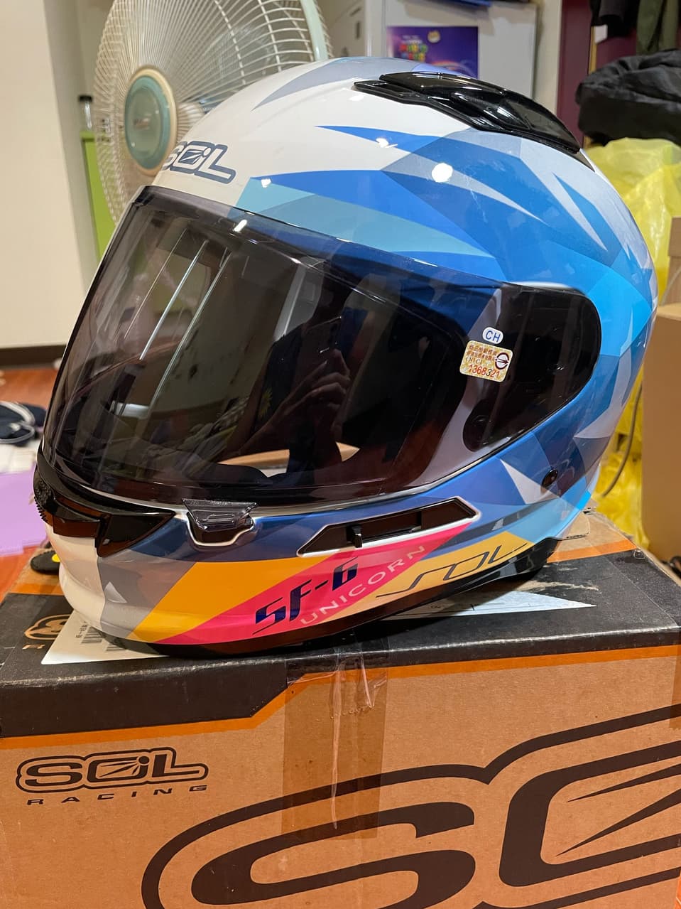 #我要賣 SOL SF-6 獨角獸全罩安全帽 - 二手交易板 | Dcard