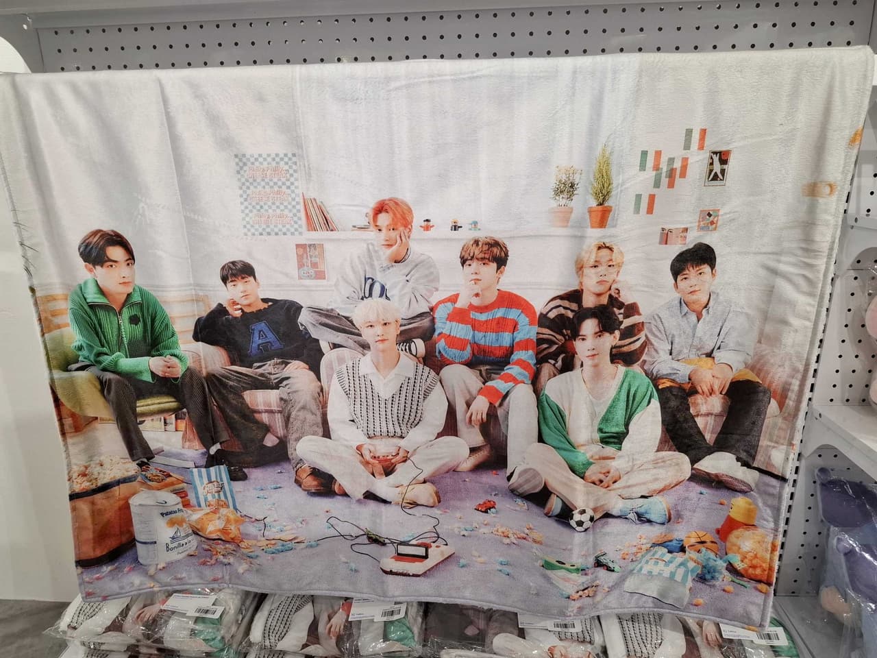 #分享 開箱新開幕專輯店！根本是Ateez專賣店（？ - ATEEZ板 | Dcard