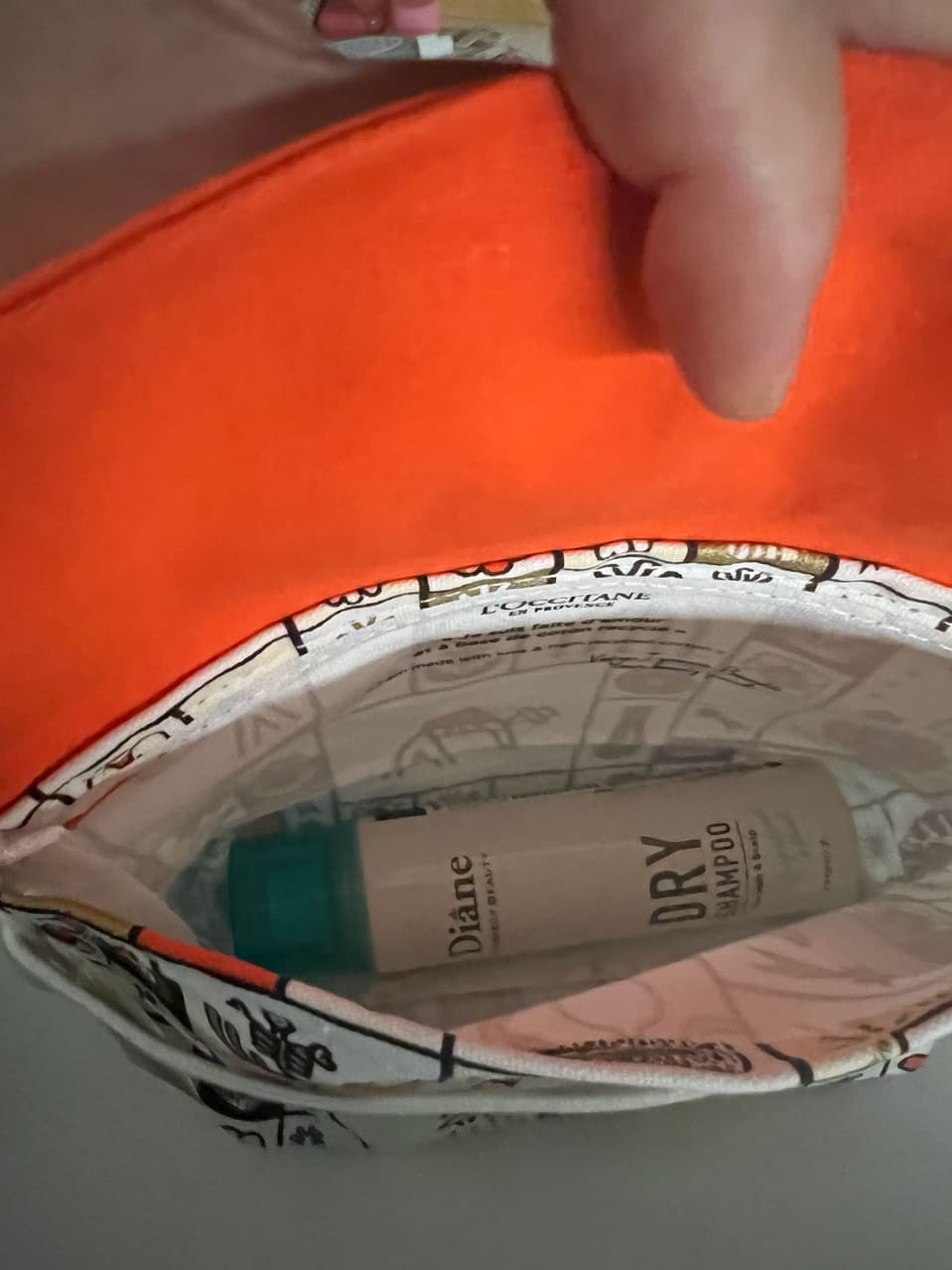 九月抽獎：全新黛絲恩乾洗髮噴霧+歐舒丹環保化妝包 - yy (@y93) | Dcard