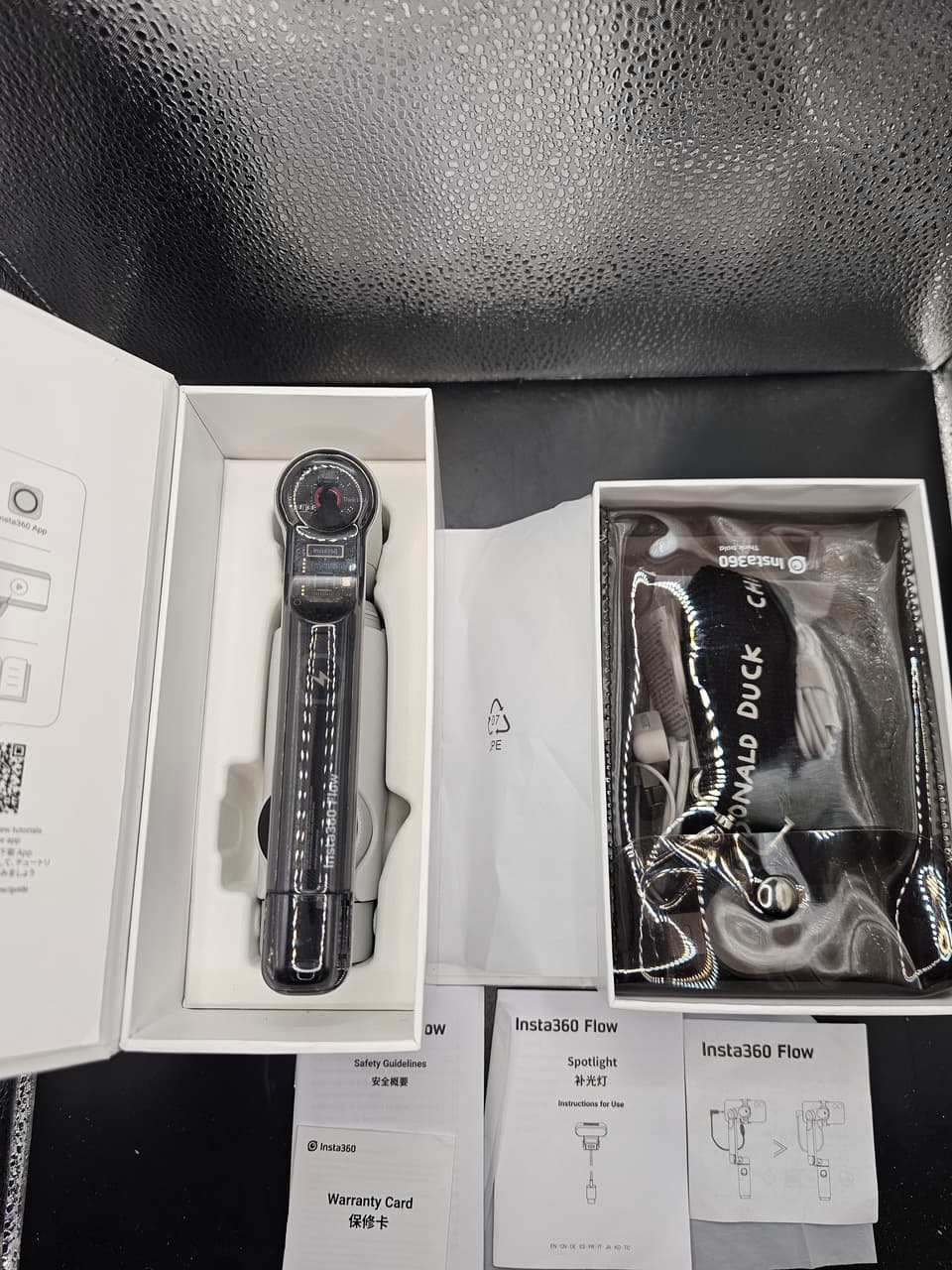 #我要賣 Insta360 flow 創作者套裝 - 二手交易板 | Dcard
