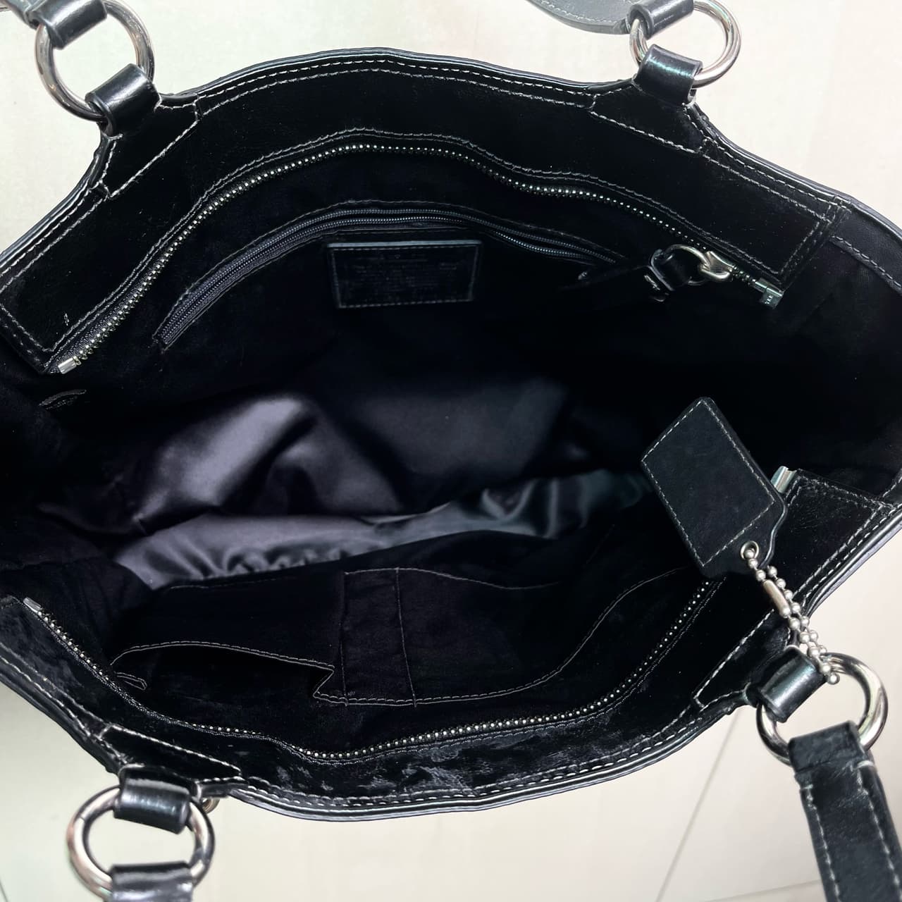 #我要賣 #我要賣 Coach 黑色手提包👜 - 二手交易板 | Dcard