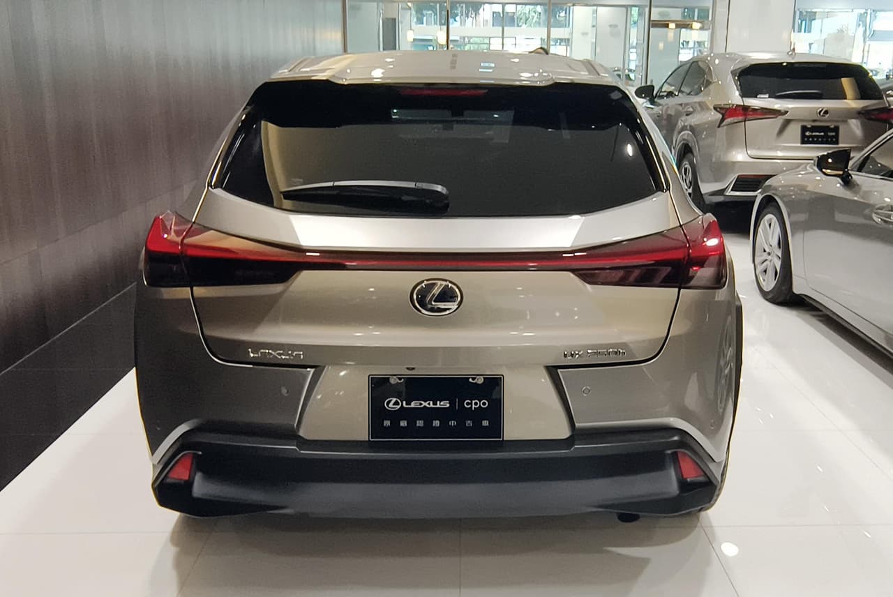 #問 LEXUS 二手車選擇？ - 汽車板 | Dcard