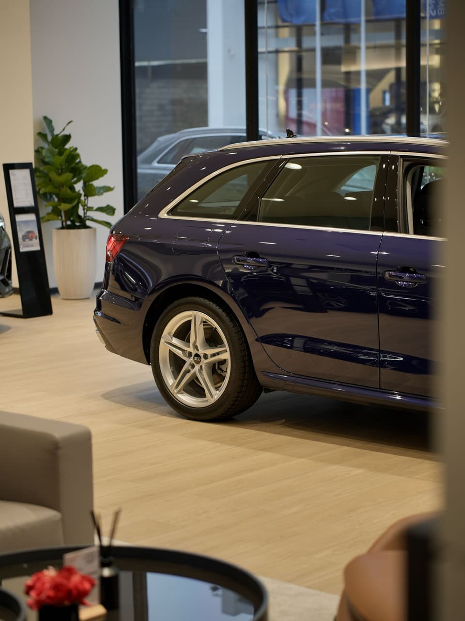 Audi A4 Avant 40 TFSI advanced｜金屬星際藍 Navarra Blue 2D｜實車照片分享 - 汽車板 | Dcard