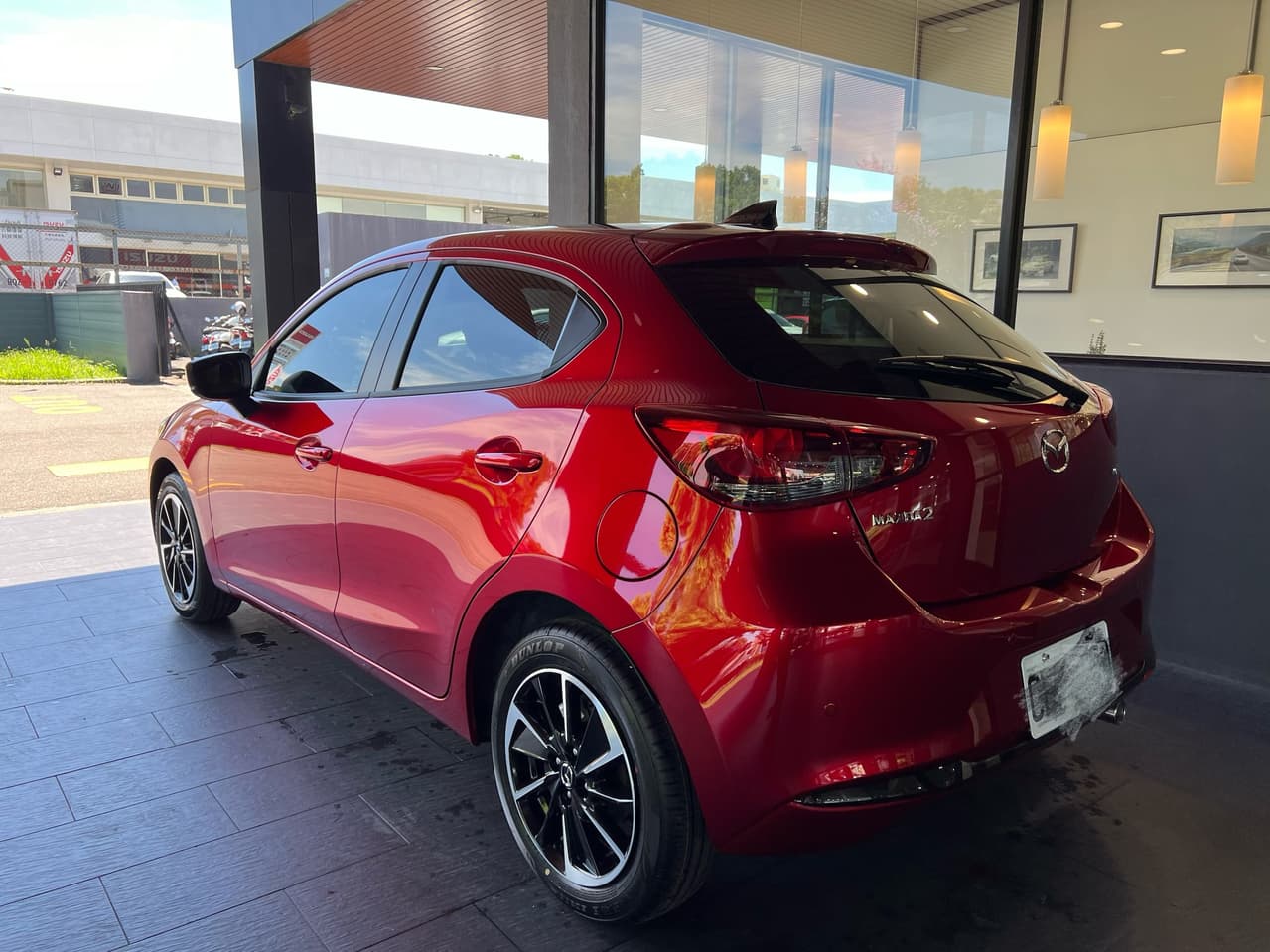 交車趣-Mazda2 晶艶魂動紅 - 汽車板 | Dcard
