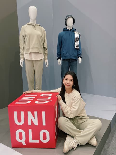 告五人穿UQ新厚T表演！#開箱大使 - 奶昔昔 (@xixi0622) | Dcard