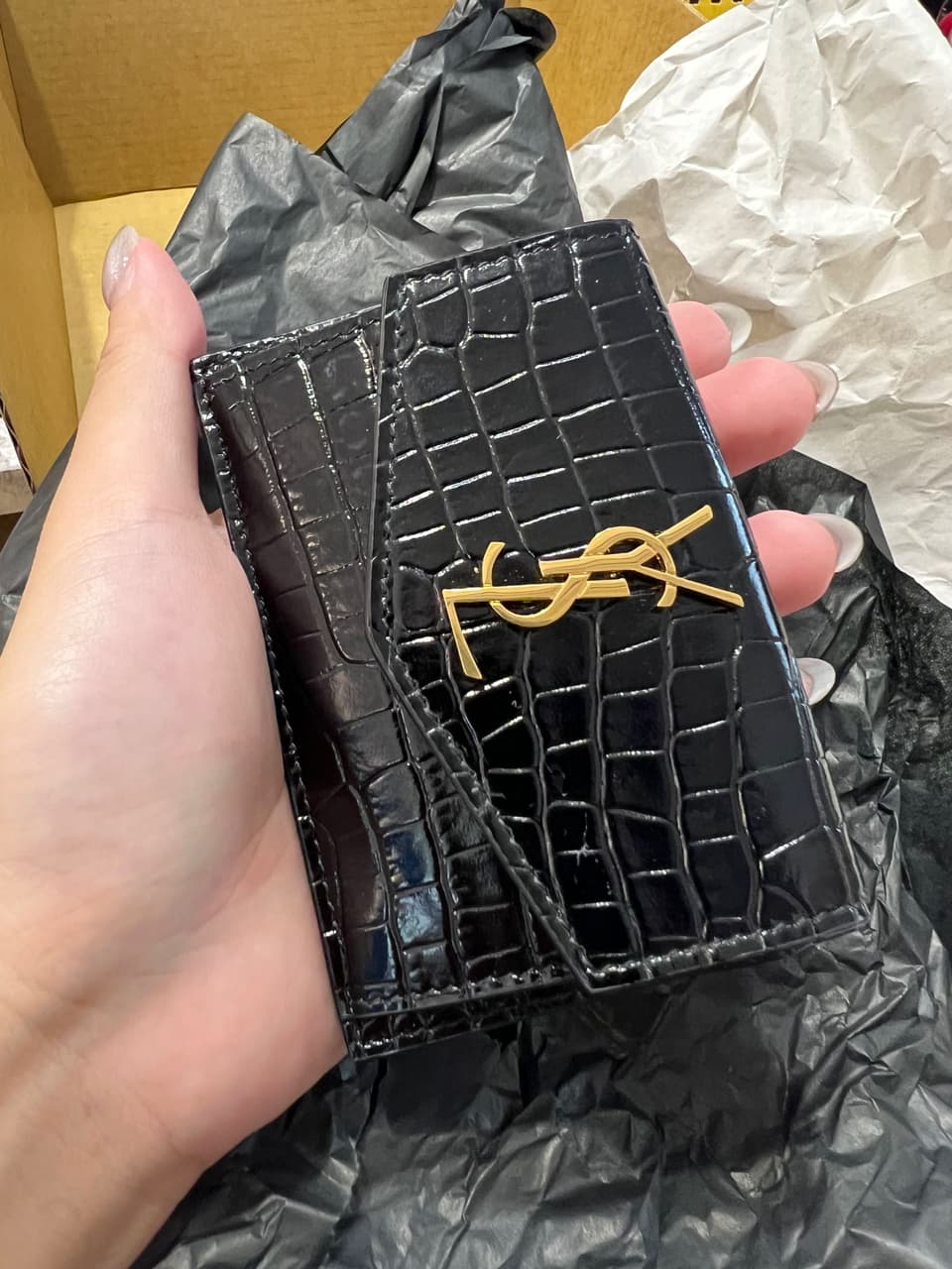 #開箱 Saint Laurent(YSL)卡片套開箱 - 精品板 | Dcard