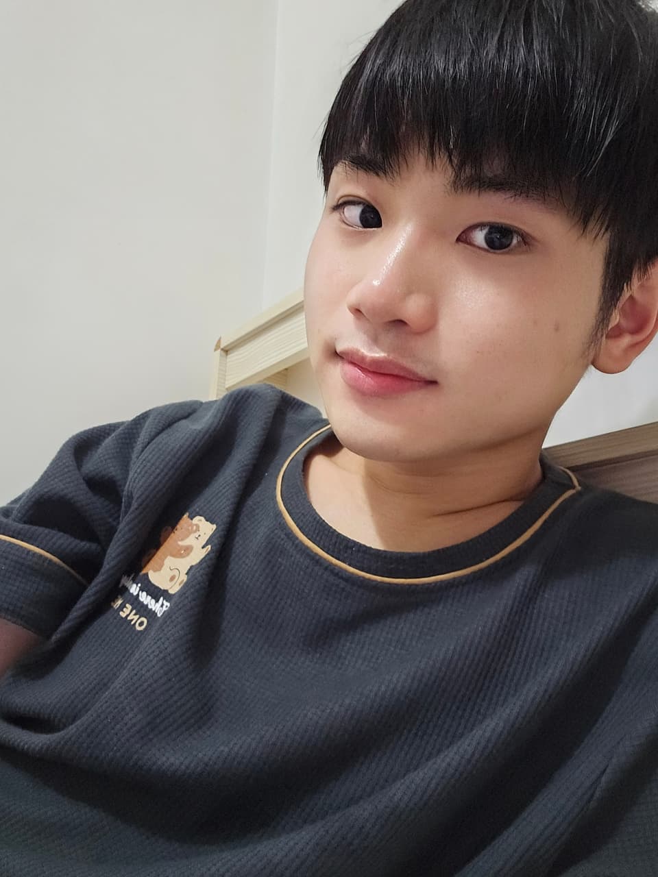 天冷了想要抱抱 - 血清素 (@shushu_24) | Dcard