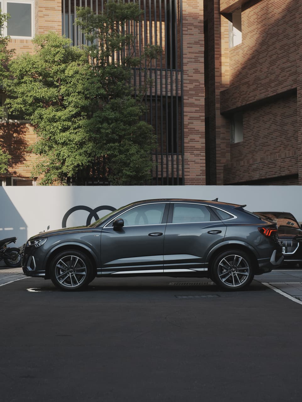 Audi Q3 Sportback 40 TFSI quattro S line 珍珠鋼鐵灰 Daytona grey 交車 - 汽車板 | Dcard