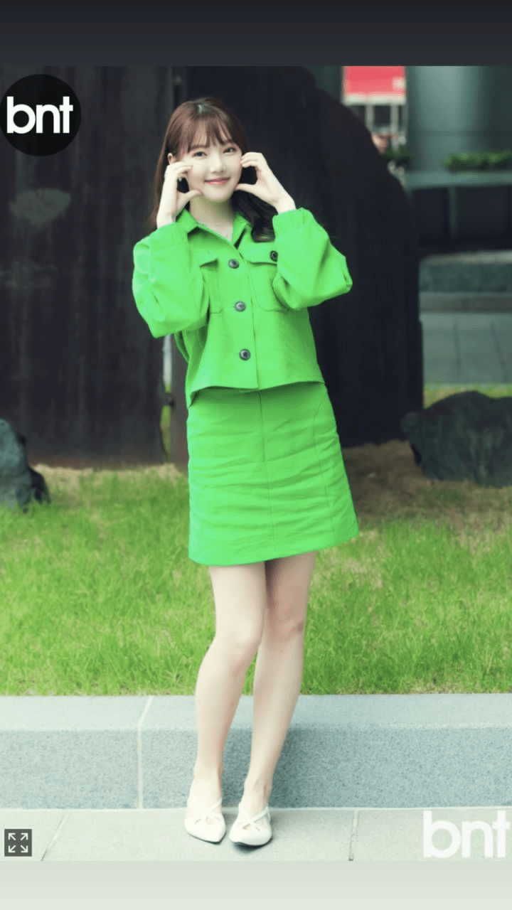 #更新 230802 Yerin - SBS 《TV 動物農場》與Red Velvet JOY的下班路/ Yerin IG 限動更新 - GFRIEND板 | Dcard