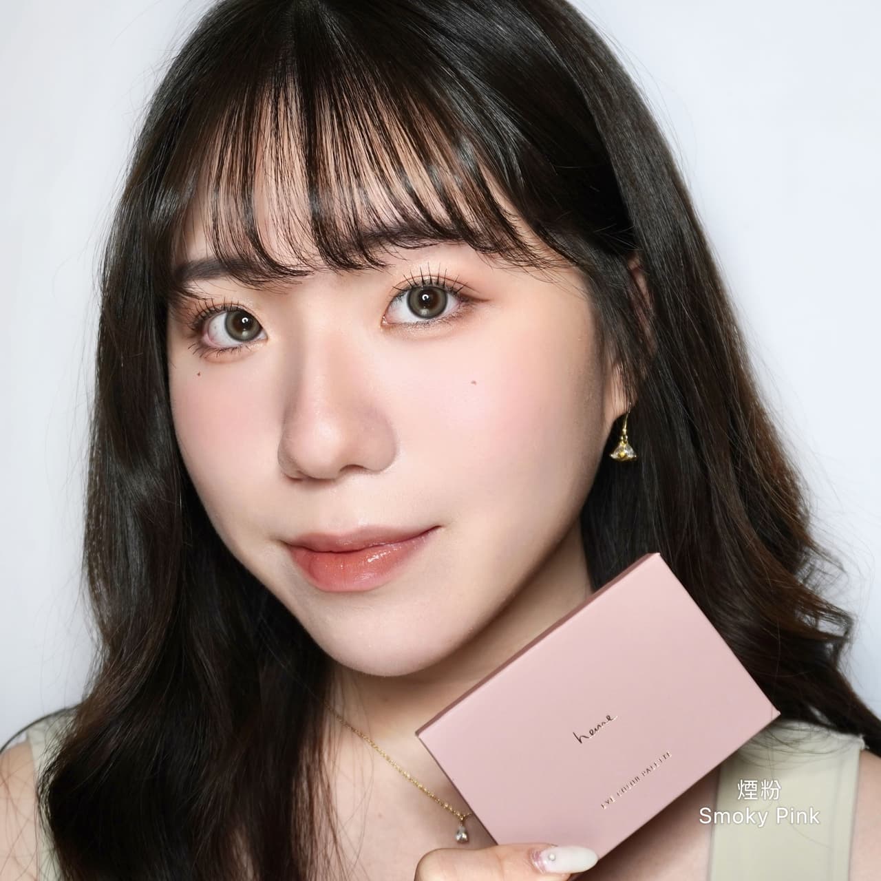 heme 🄽🄴🅆 新品報報 六色眼影盤-新色#漠灰#煙粉 - 王凱特 (@kate0410) | Dcard