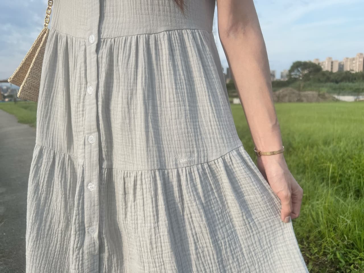 #分享 #推薦 快速出門！2套初秋低飽和穿搭 #電力滿格密技 - 𝑮𝒐𝒐𝒅𝑴𝒐𝒏𝒊 (@moni065) | Dcard