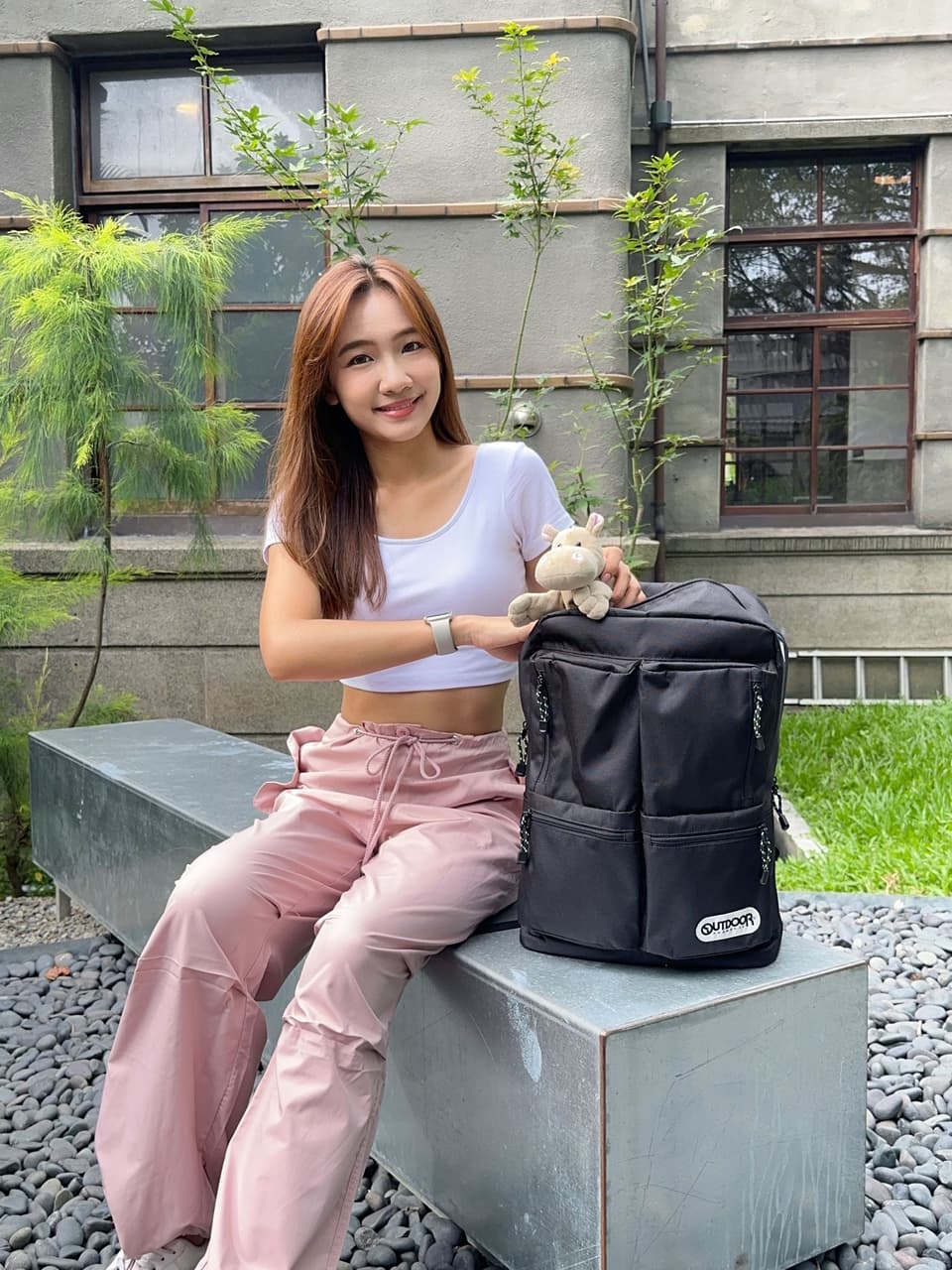 簡約實用的超大容量後背包！OUTDOOR後背包🎒 - NING (@savy___jenny) | Dcard