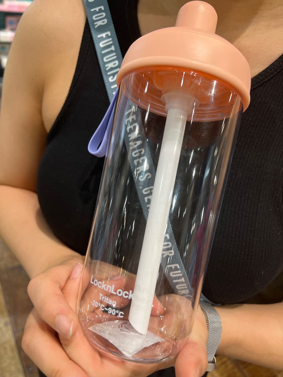 🔥樂扣樂扣 嚼對搖搖吸管杯700ml🔥 - 屎丹粒 (@a130322127) | Dcard