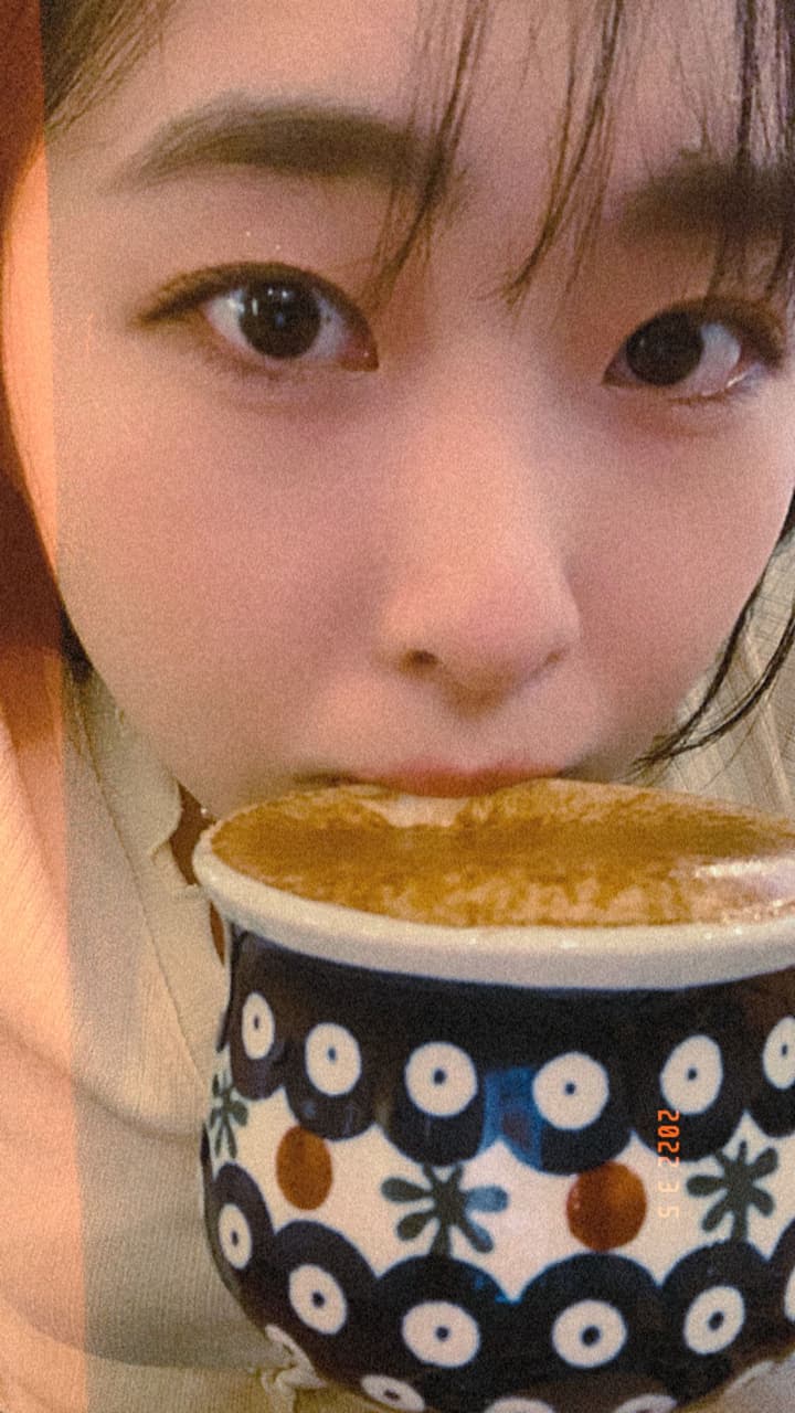 😬假日午後時光去了咖啡廳🍰☕️f.t近期日常妝容💛🤍💛 - SoL (@l_yc___) | Dcard