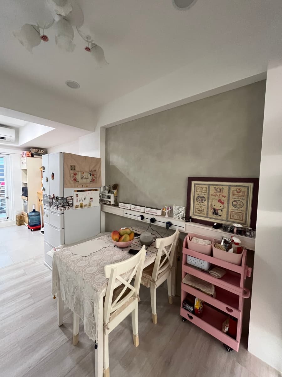 台南50坪老屋翻新：TAKARA廚具、Hello Kitty點綴老透天 - PULO，你家的好朋友 (@puloapp) | Dcard