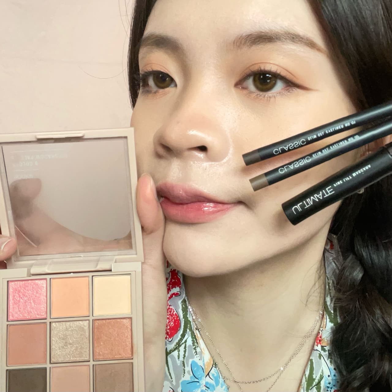 開箱Solone新品眼影👀 準備迎接粉粉嫩嫩的春天啦🌸 - Jane ️‍🔥🌷💸 (@buy13uy___jane) | Dcard