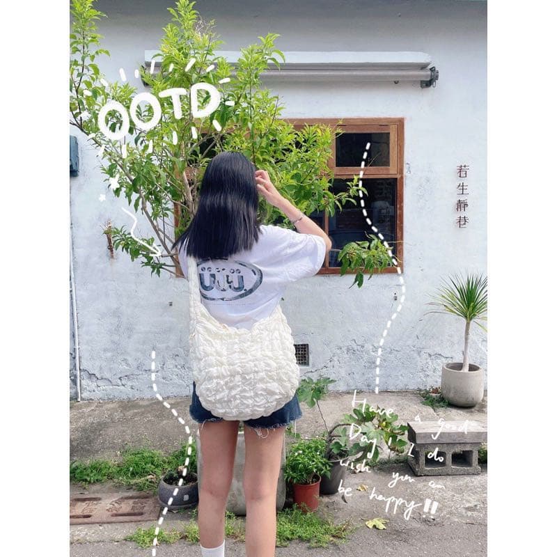#好奇 現在很流行這種超級巨大的包包：雲朵包？！ - 月夜夏 (@hong38) | Dcard