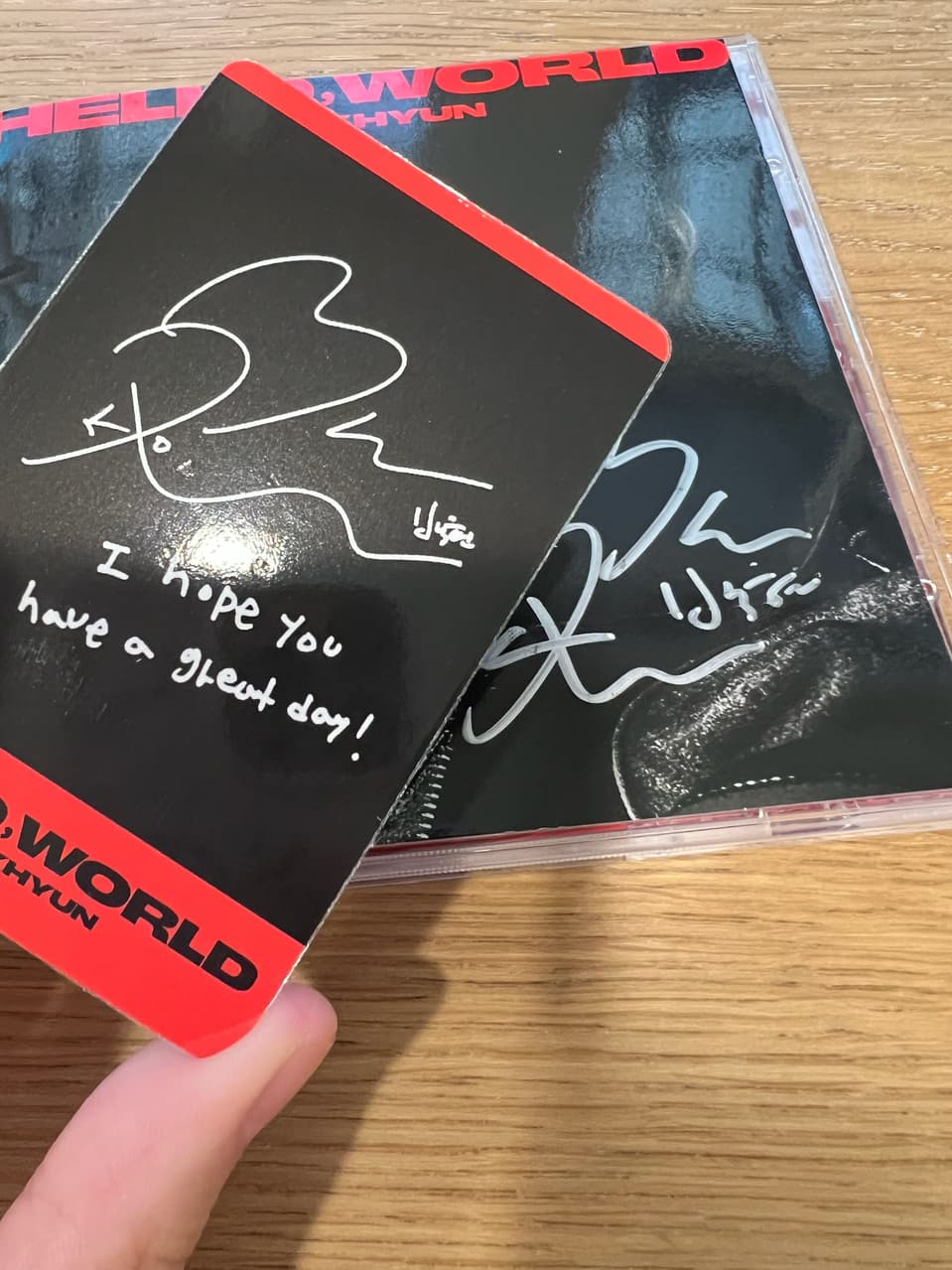 #分享 伯賢Hello World美版親簽&鳳梨罐頭開箱🍍 - EXO板 | Dcard