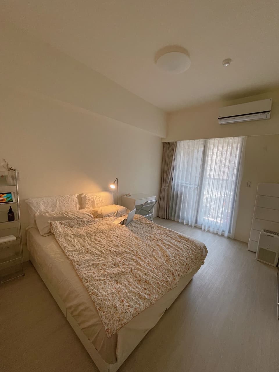#分享 what‘s in my room 半成品的極簡主臥公開ᰔᩚ - 🅒🅐🅡🅐 (@cacaxi) | Dcard