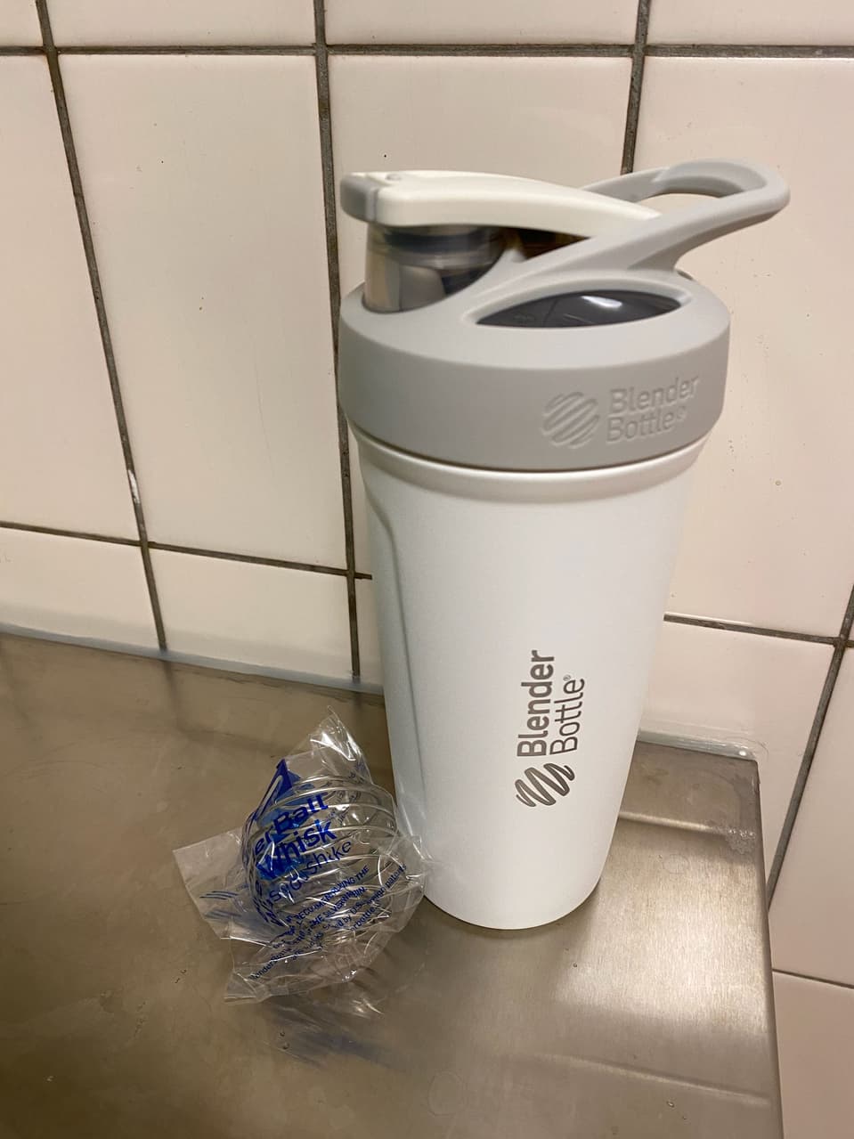 #售二手 Blender Bottle Strada不鏽鋼杯 - 二手交易板 | Dcard