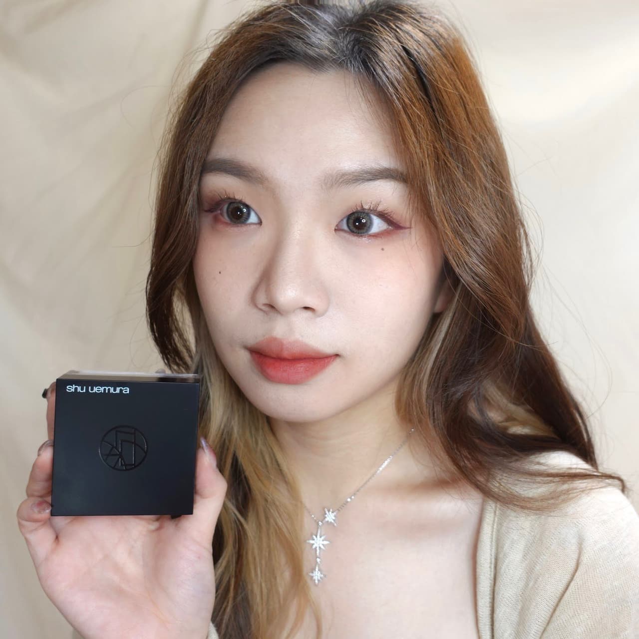 最細蜜粉來襲！給你完美底妝 - Laura (@rosyy__rose__) | Dcard