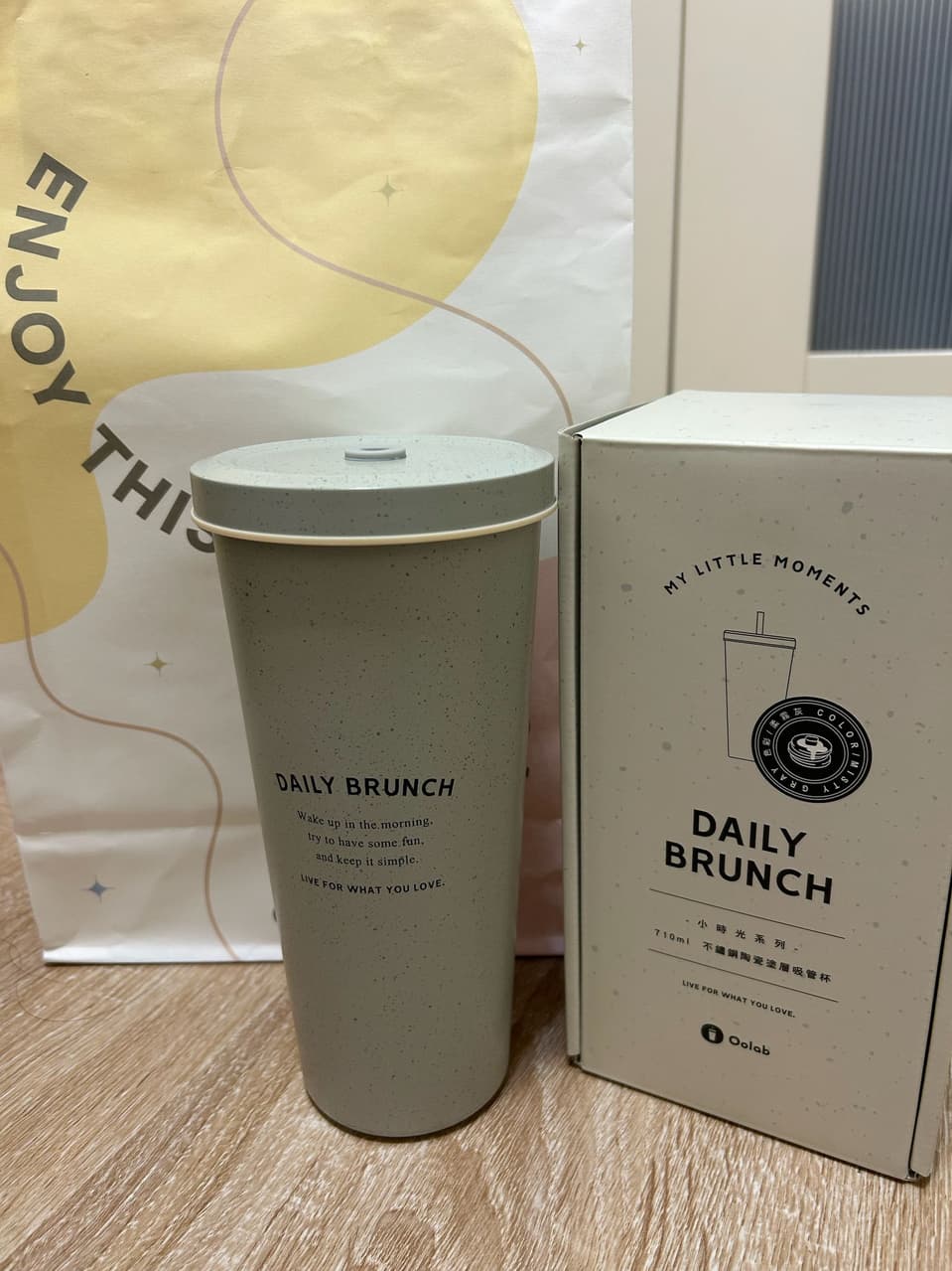 #我要賣 Oolab小時光系列710ml吸管杯 - 二手交易板 | Dcard