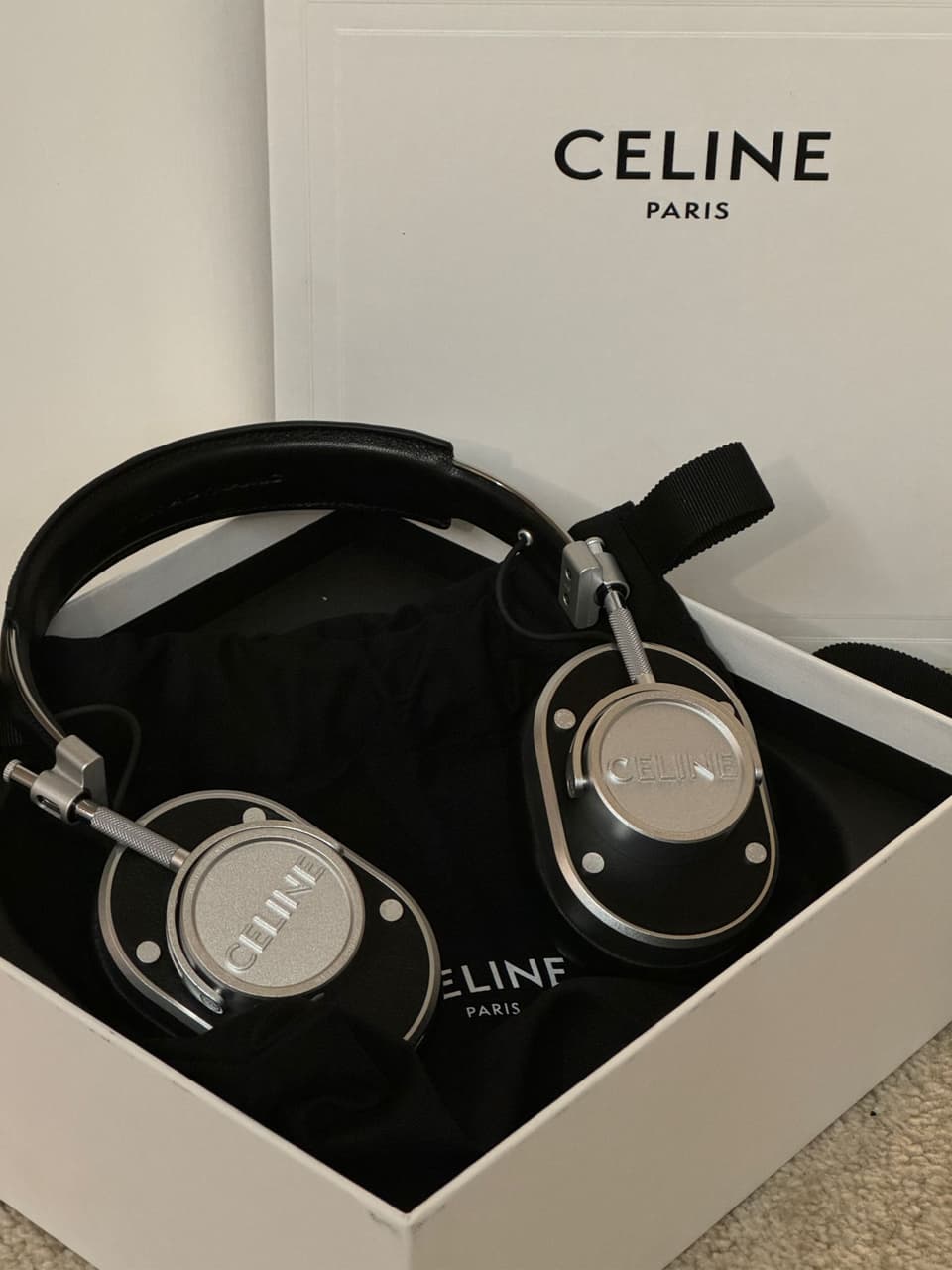 #分享 celine本命款耳機超美 - 精品板 | Dcard